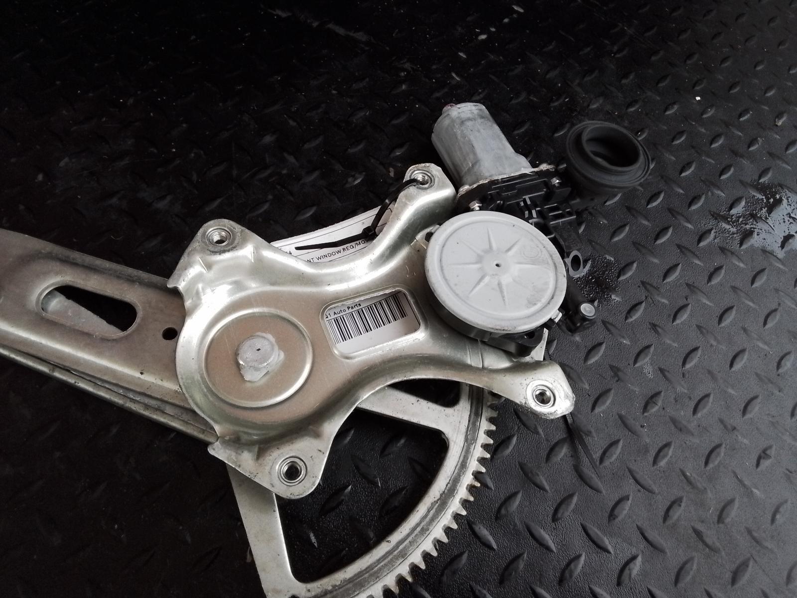 TOYOTA RAV4 LEFT FRONT WINDOW REG/MOTOR ACA33, POWER, 11/05-11/12 05 06 ...