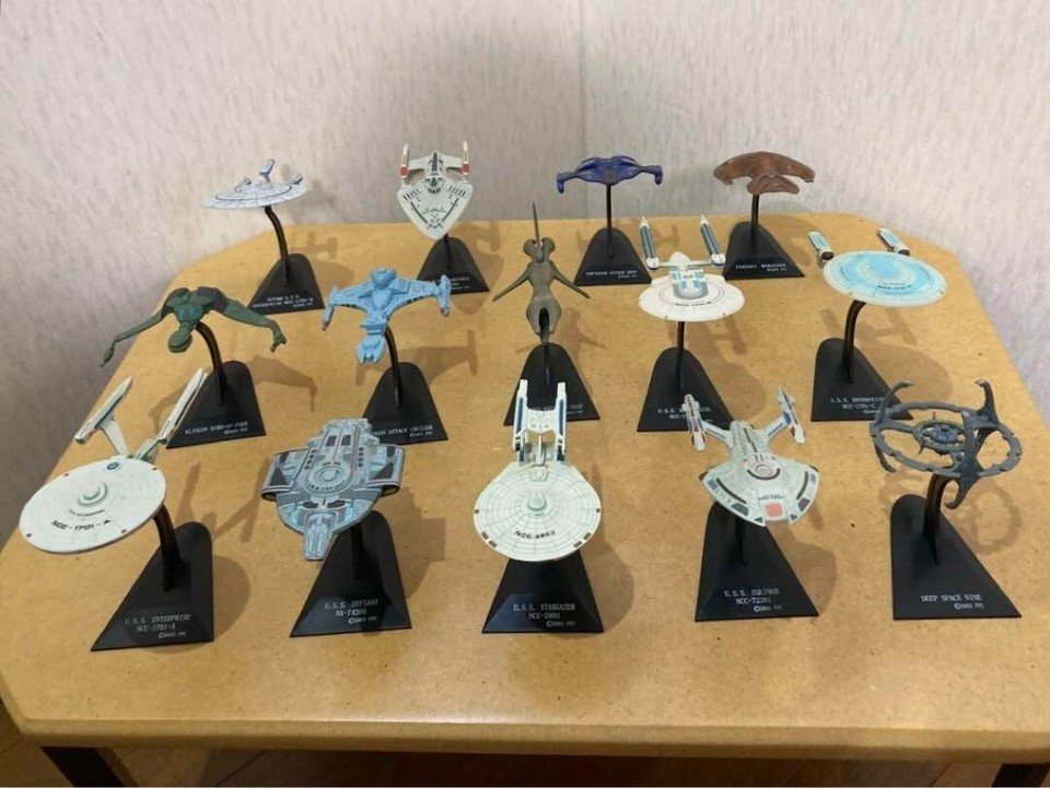 Set of 14 Miniature Starship Figures from Furuta's Star Trek Collection ...
