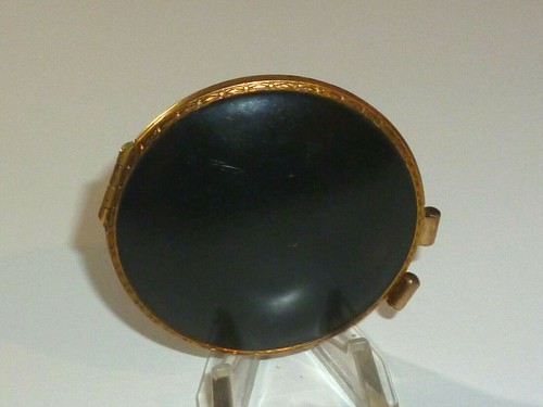 The " Plaza " Automatic Lacquer Lighter - Compact/Powder Compact - 1940 ...