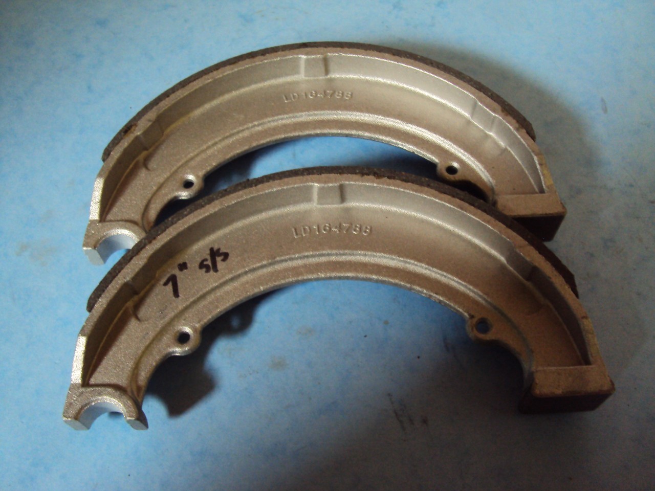 BSA BRAKE SHOES 7" SINGLE SIDED FRONT HUB & QD REAR 65-5901 B31 B33 A7 ...
