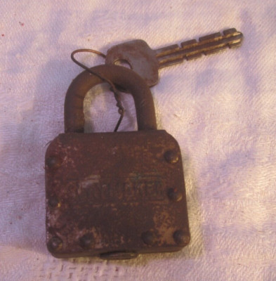 VINTAGE SLAYMAKER RUSTED HARDENED LOCK MARKED W/ KEY | eBay