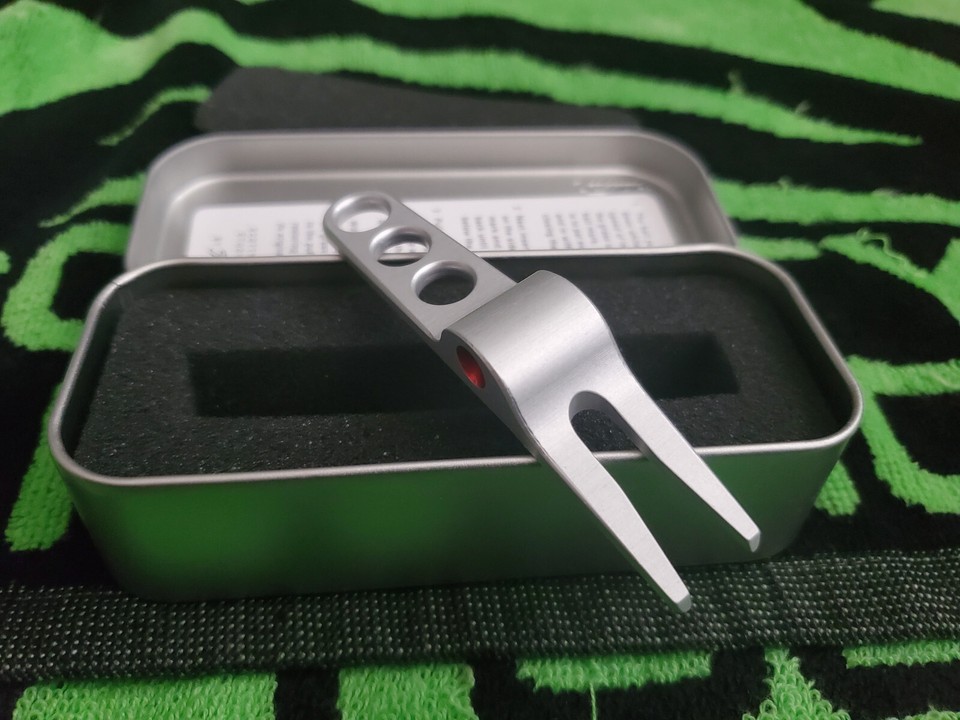Scotty Cameron/Titleist Pivot Tool Silver Red Dot Divot Tool Tin New⛳⛳⛳ ...
