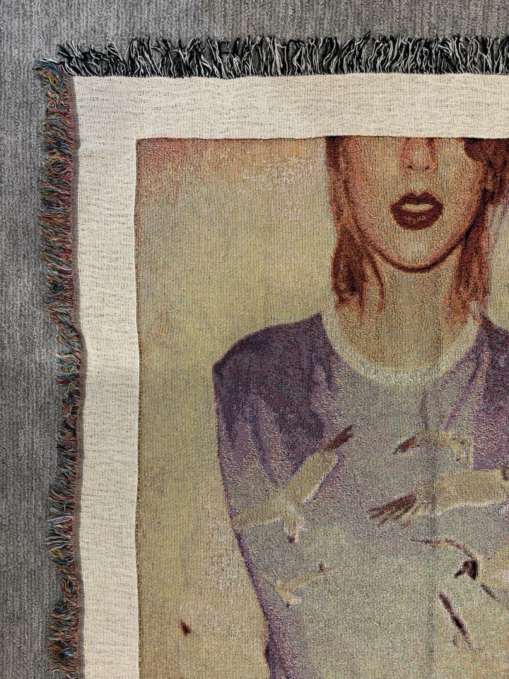 TAYLOR SWIFT 1989 CONCERT TOUR WOVEN TASSELED THROW TAPESTRY BLANKET ...
