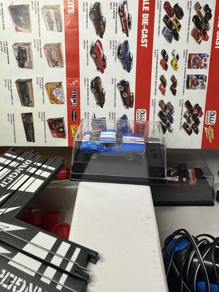 Auto World Race Set Xtraction SRS 335 14' Country Charger Chase HO ...