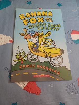 Banana Fox and the Secret Sour Society: Graphix Chapters Book (Banana ...