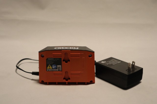 RIDGID 18 Volt Lithium Ion Compact Battery Charger #R86093 (RENEWED ...