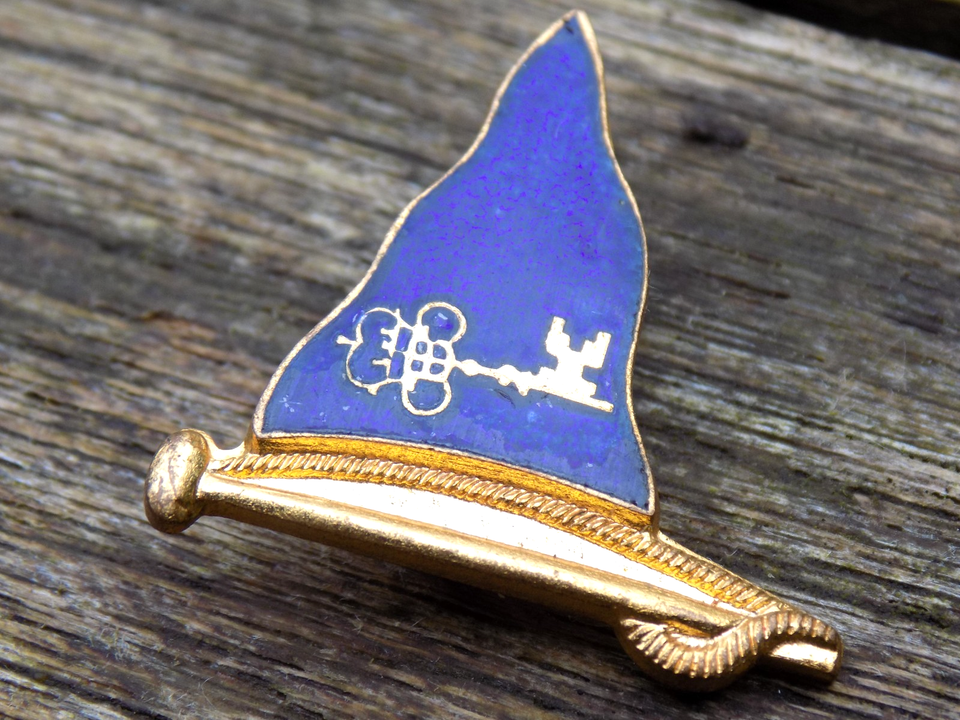 Vintage BOGNOR REGIS SAILING CLUB (West Sussex) Enamel Burgee Flag ...