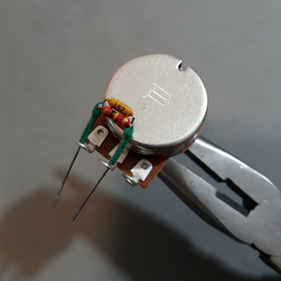 TREBLE BLEED CIRCUIT B59G Spec "F3", 1.5nF Axial capacitor, 300K-ohm ...