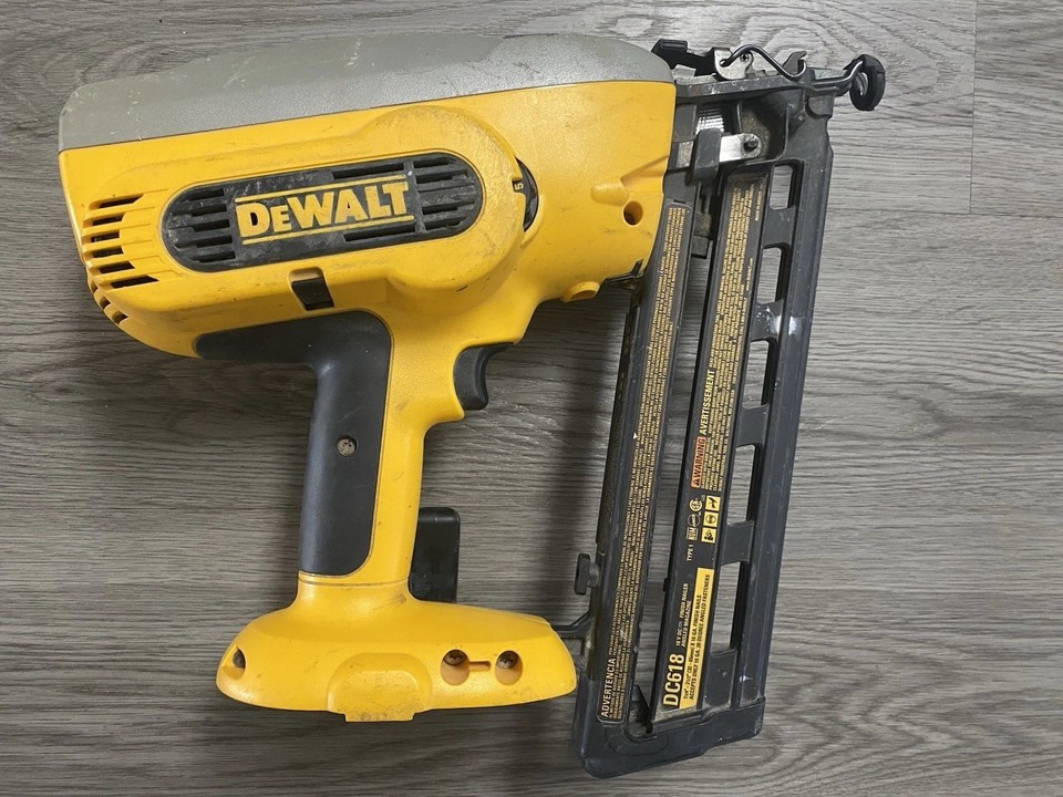 DeWalt DC618 18V Cordless XRP 16 Gauge Angled Finish Nailer (Tool Only ...