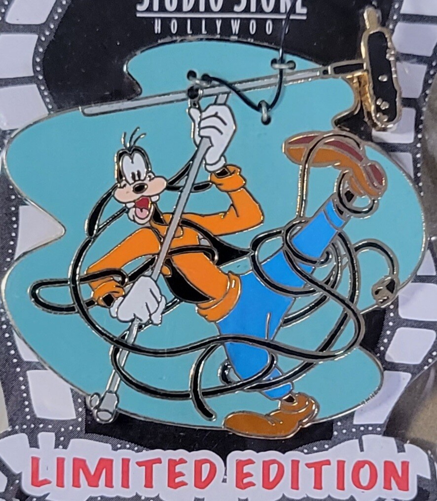 Disney DSF Film Crew Characters Goofy as Sound Technician Boom Mic LE ...