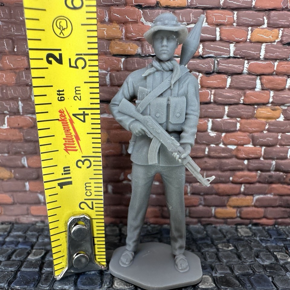 Vietnam War NVA Viet Cong Slung RPG Soldier Military Resin 1/32 Scale ...