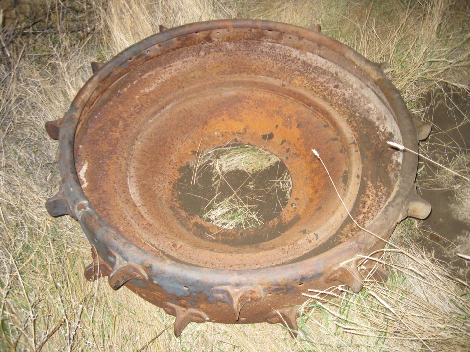 Ford Ferguson 9N 2N Tractor WW II Rear Steel Wheel With Lugs Fordson 8N ...