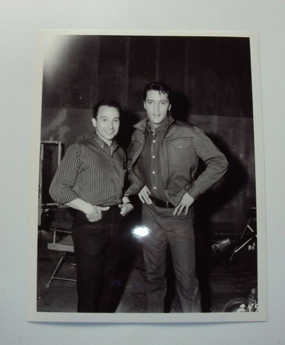 ROUSTABOUT - B/W 8 X 10 PHOTO -1964 - ELVIS PRESLEY - CANDID3 | eBay