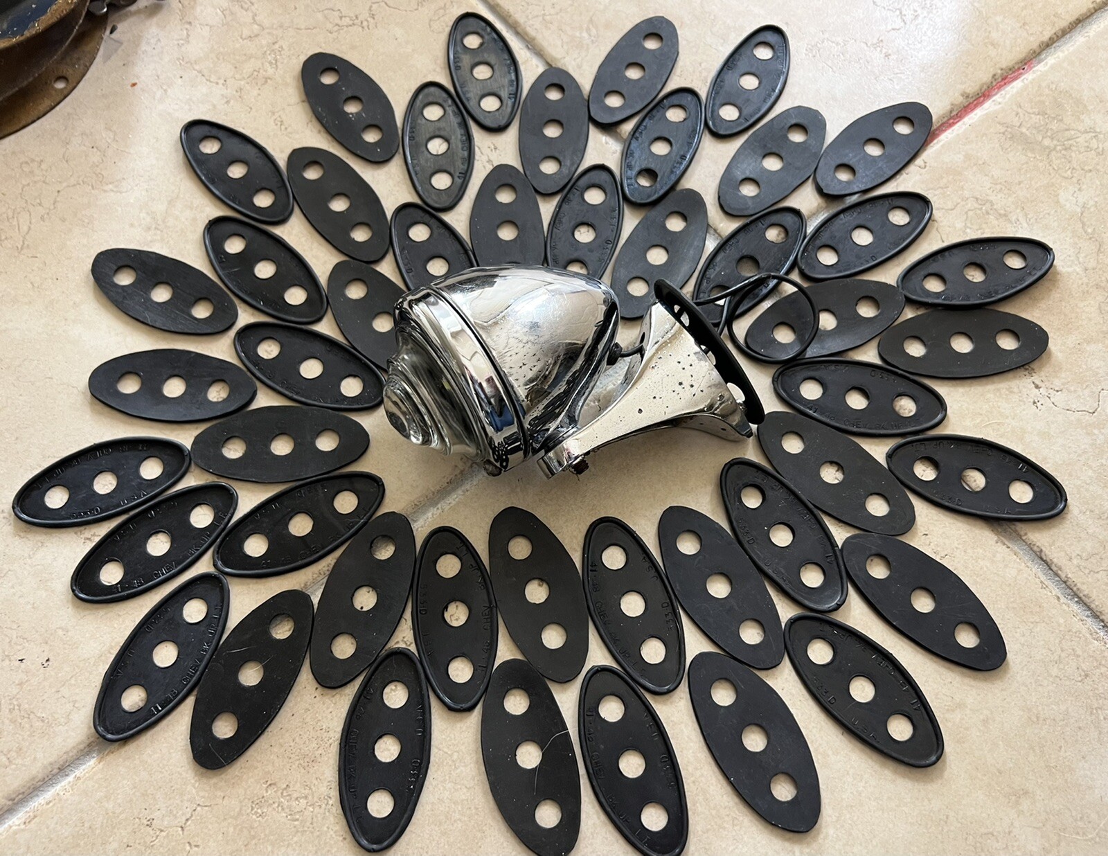 Guide B-31 GASKET Chevrolet Fishtail Bracket GM Vintage Original ...