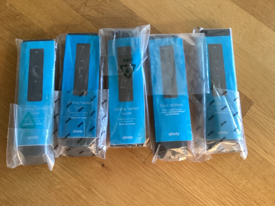 NEW COMCAST XFINITY XR15 VOICE REMOTE WITH BATTERIES | eBay