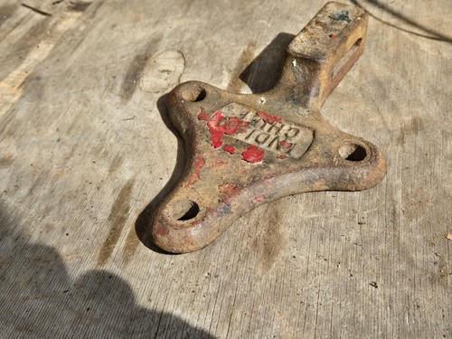 Vtg Indian Chief Leg Vise Mounting Bracket Post Vise Antique Cast Iron ...