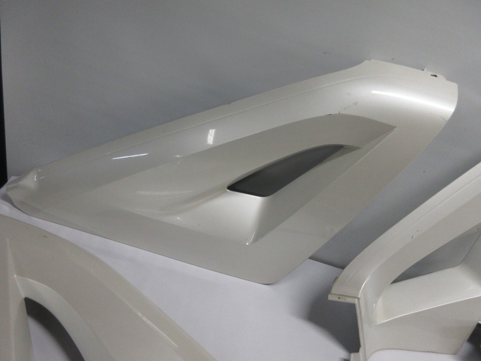 2002 - 2006 Cadillac Escalade EXT Smooth Bed Cladding Trim Kit White ...