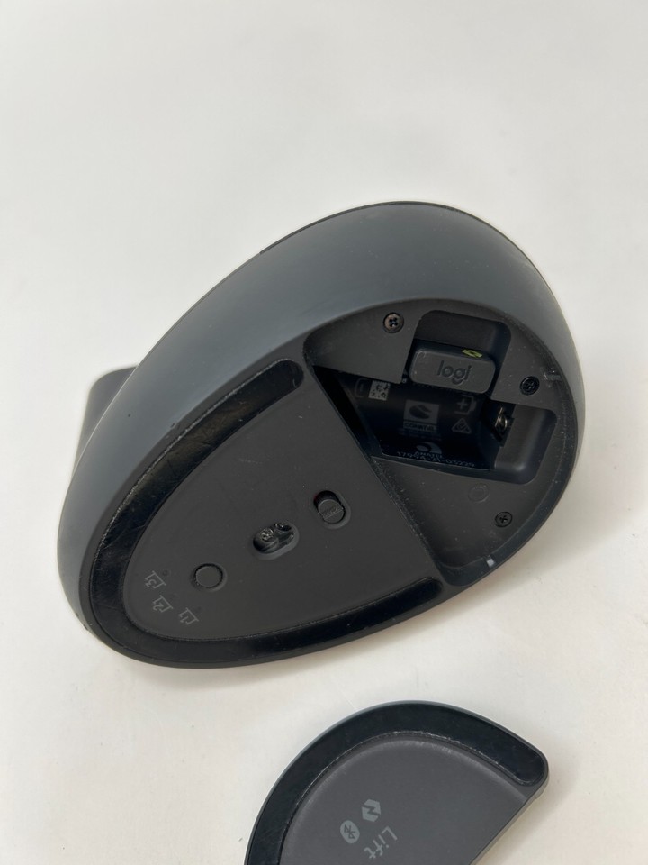 RB Logitech LIFT Vertical Wireless Ergonomic Mouse - Graphite ...