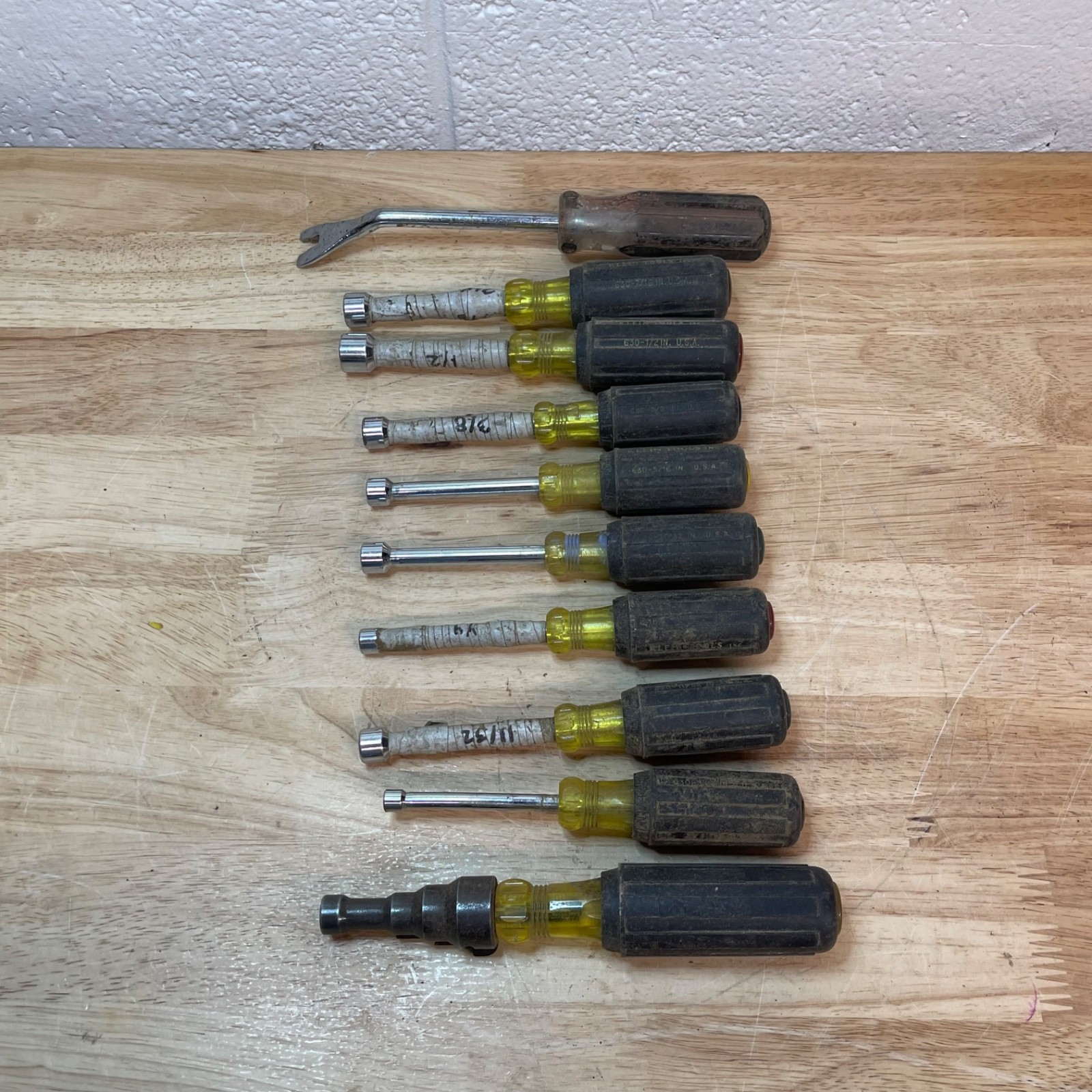 Lot of 10 Electrical Tools - KLEIN TOOLS Nut Driver Set & Conduit ...