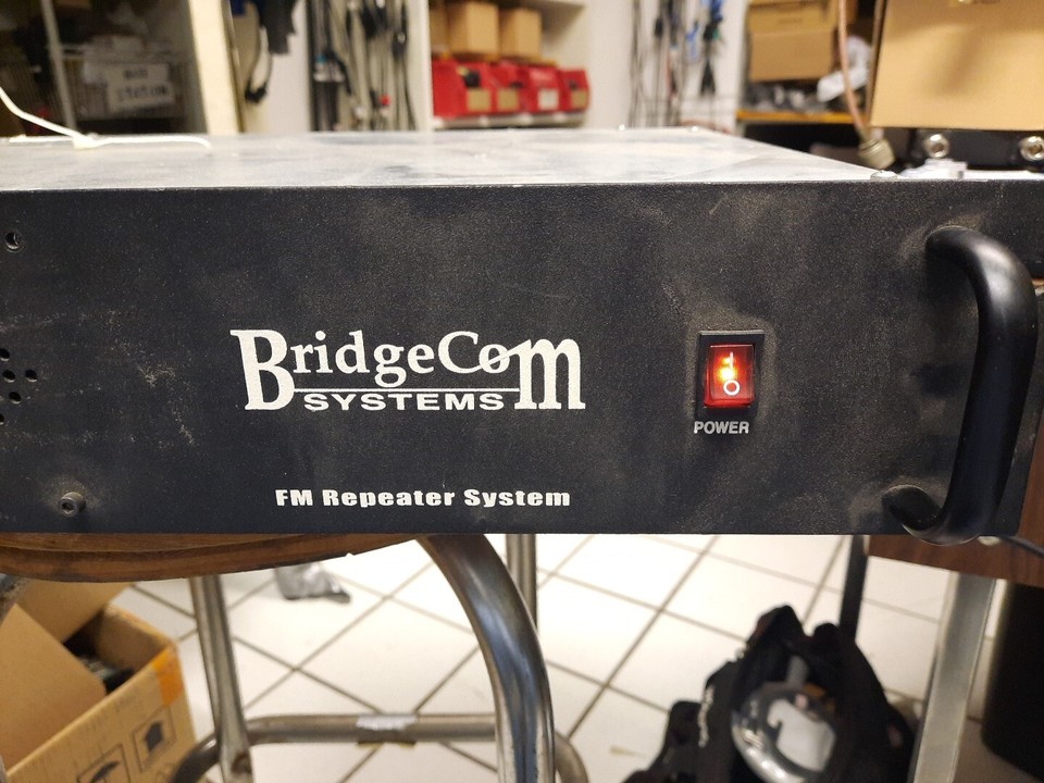 USED BRIDGECOM SYSTEMS RADIO REPEATER CS-540U - TURNS ON FOR PARTS AS IS | eBay