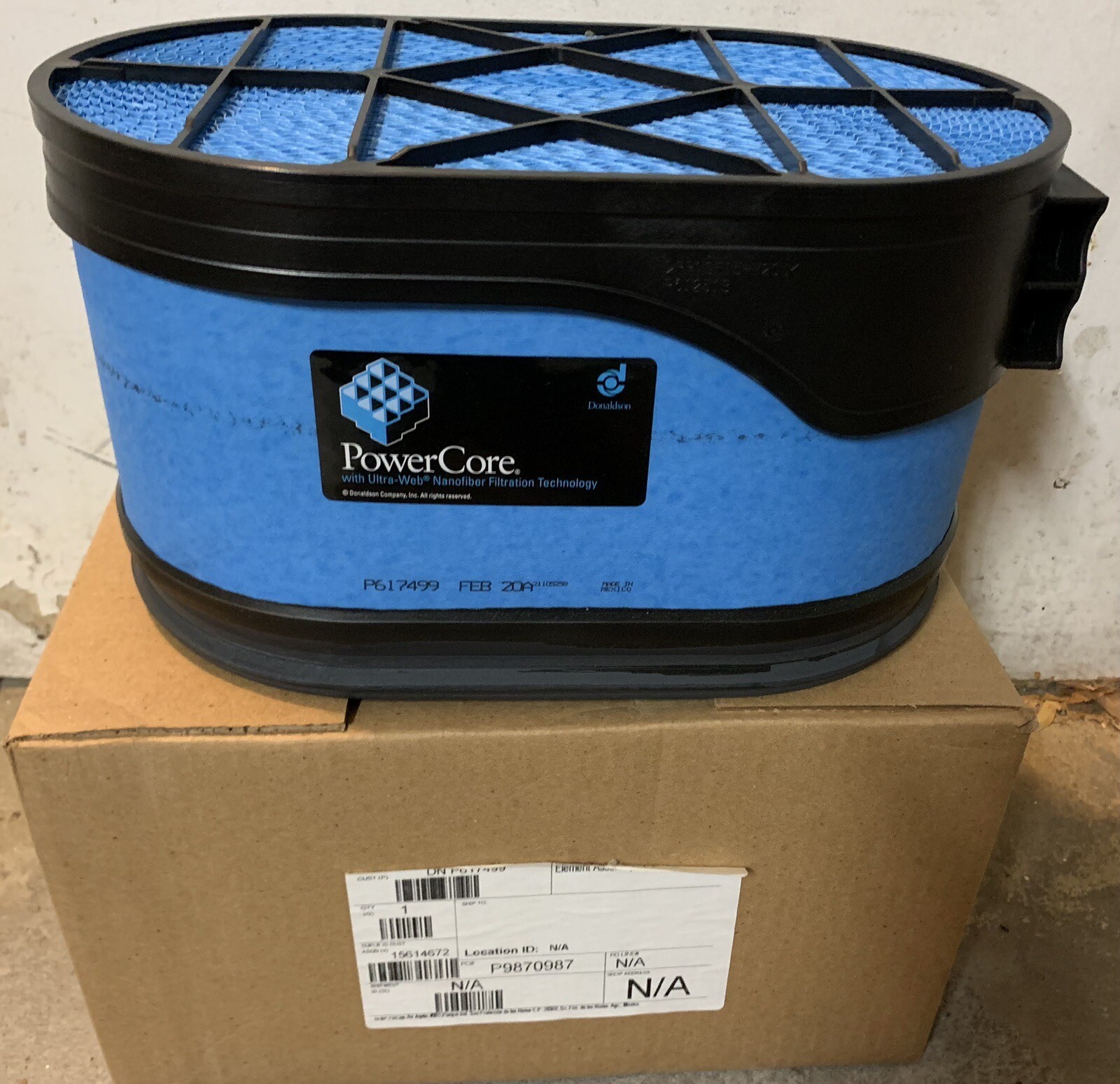 DONALDSON P608666 - Air filter cross reference
