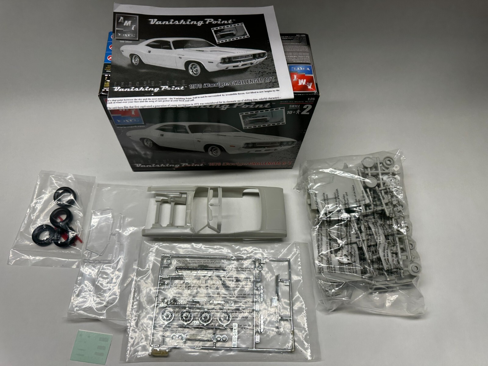 AMT 1:25 1970 Dodge Challenger R/T Vanishing Point Sealed Inside Boxed ...
