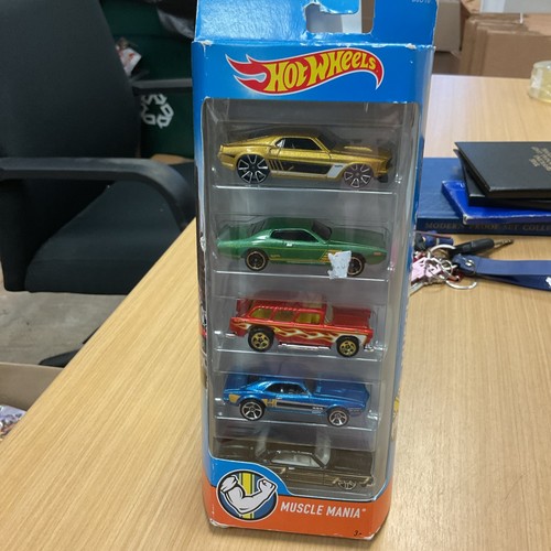 Mattel - Hot Wheels - 2015 Muscle Mania 5-Pack - Some wear on box ...