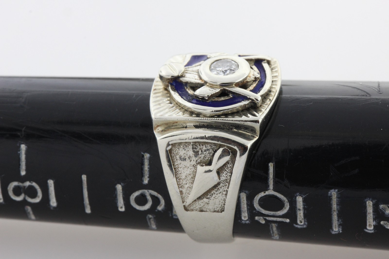 14K Masonic Plumb & Trowel Past Master (PM) 0.15ct Diamond Blue Enamel ...