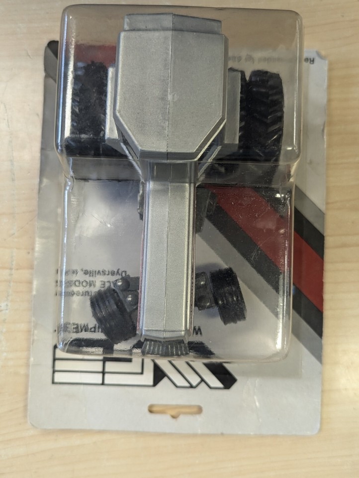 Vintage WHITE 185 FARM TRACTOR - FIRST EDITION 1:32 - Plastic & Diecast ...