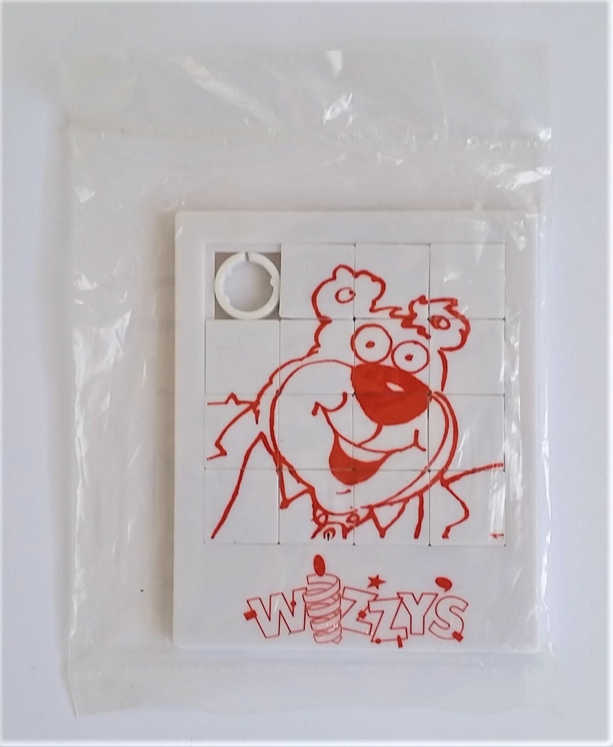 BUTLINS WIZZYS WORLD RED ROLLO TILE GAME / 1990S HOLIDAY CAMP LEISURE ...