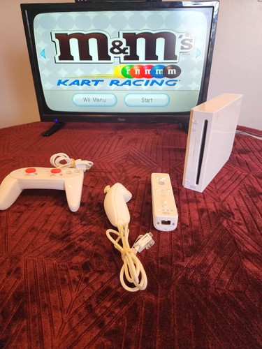 Nintendo RVL-101 Wii Console Backwards Compatible W/ Controllers ...
