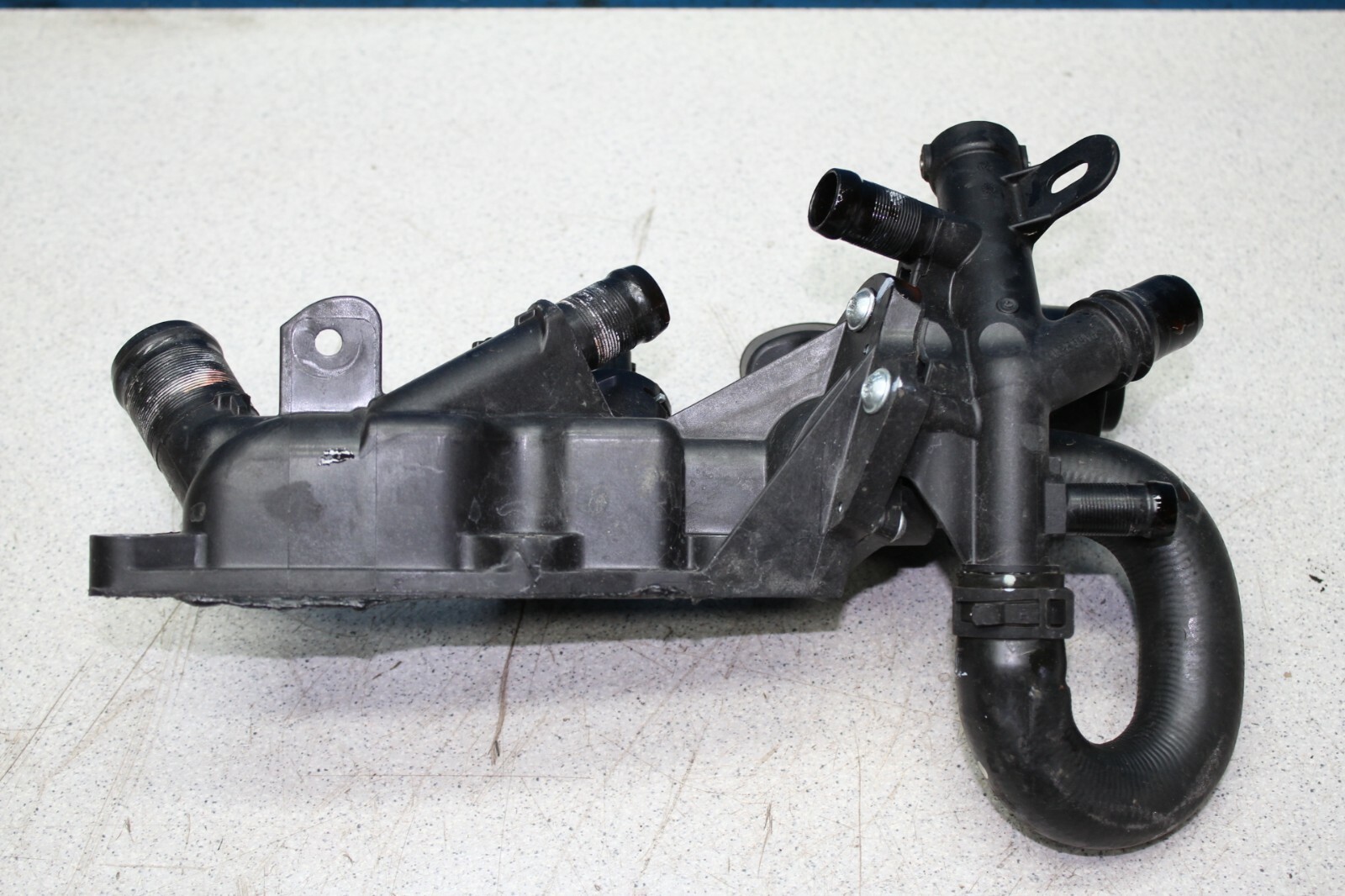 Renault Captur I J5 0.9 TCe Bj.13 Thermostatgehäuse Kühlmittelflansch ...