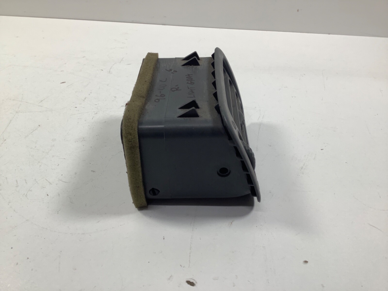 96-00 Honda Civic Dash Vent light gray RIGHT PASSENGER side 77645-S04 ...