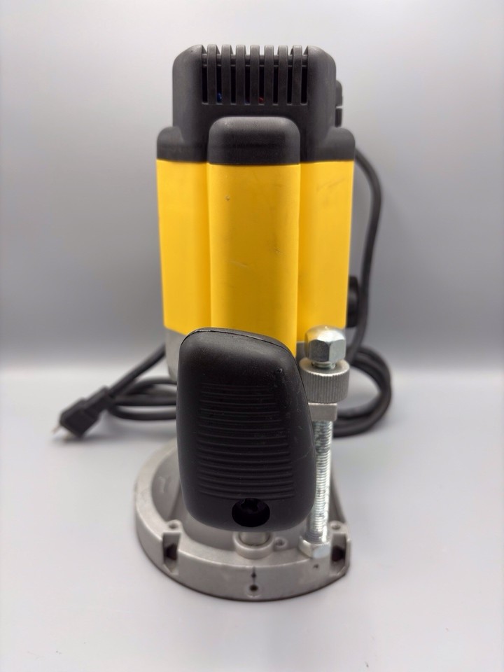 Dewalt DW625 Corded Electronic Plunge Cut Router *Pre Owned* FREE ...