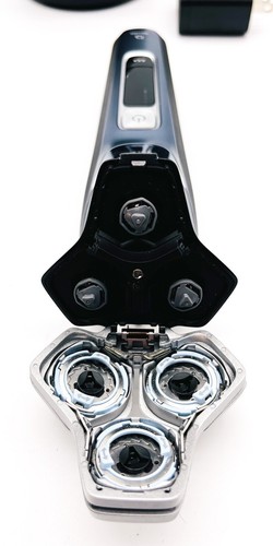 Philips Norelco S9982/50 9000 Series Wet & Dry Cordless SkinIQ Electric ...