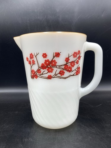 TERMOCRISA PRIMROSE ON MILK GLASS PITCHER MATCHES FIRE KING | eBay