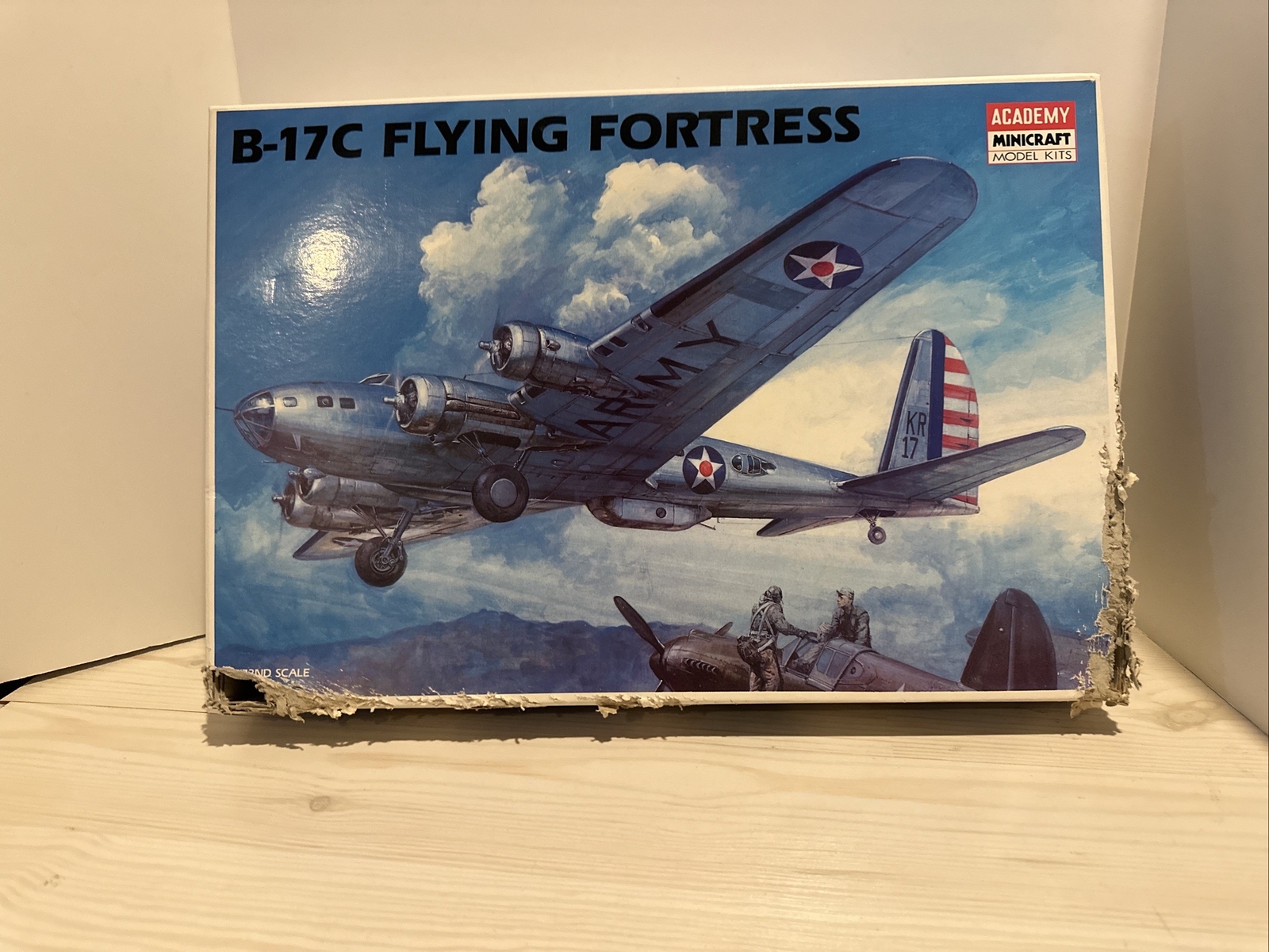B-17C Flying Fortress 1/72 Academy 1666 Brand New Sealed Inside Damaged ...