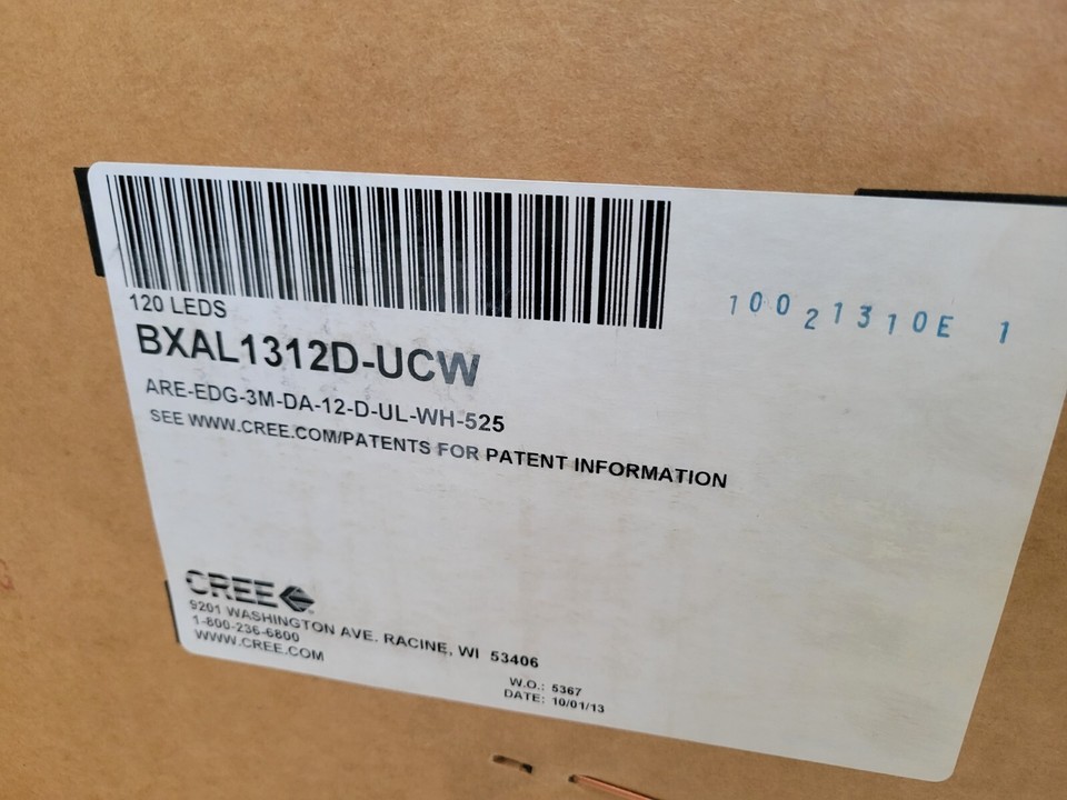 CREE EDGE ARE-EDG-3M-DA-12-D-UL-WH-525 LED FIXTURE TYPE III 120 LED NEW ...