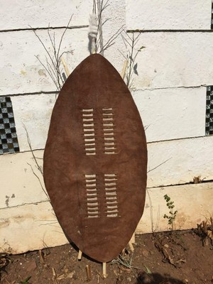 XXL Zulu Shield 145cm Brown White Isihlangu Cowhide African Warrior ...