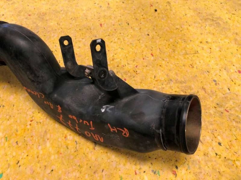 06 Mitsubishi Fuso 4.9L Diesel Intake Air Cleaner Housing ELBOW PIPE ...