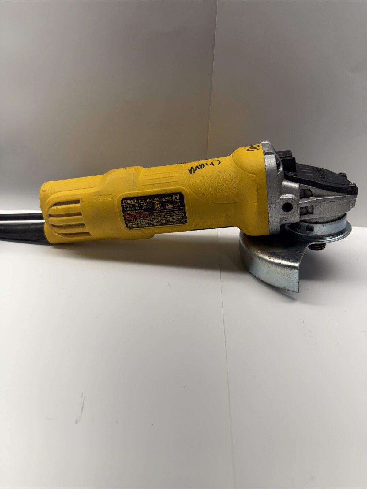DEWALT DWE4011 120V Angle Grinder 4 1/2 7 Amp - Tool Only/ FOR PARTS ...