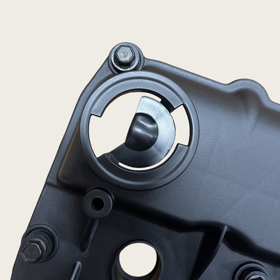 03H103429D OEM Engine Valve Cover For Audi Q7 CC Passat Touareg Cayenne ...