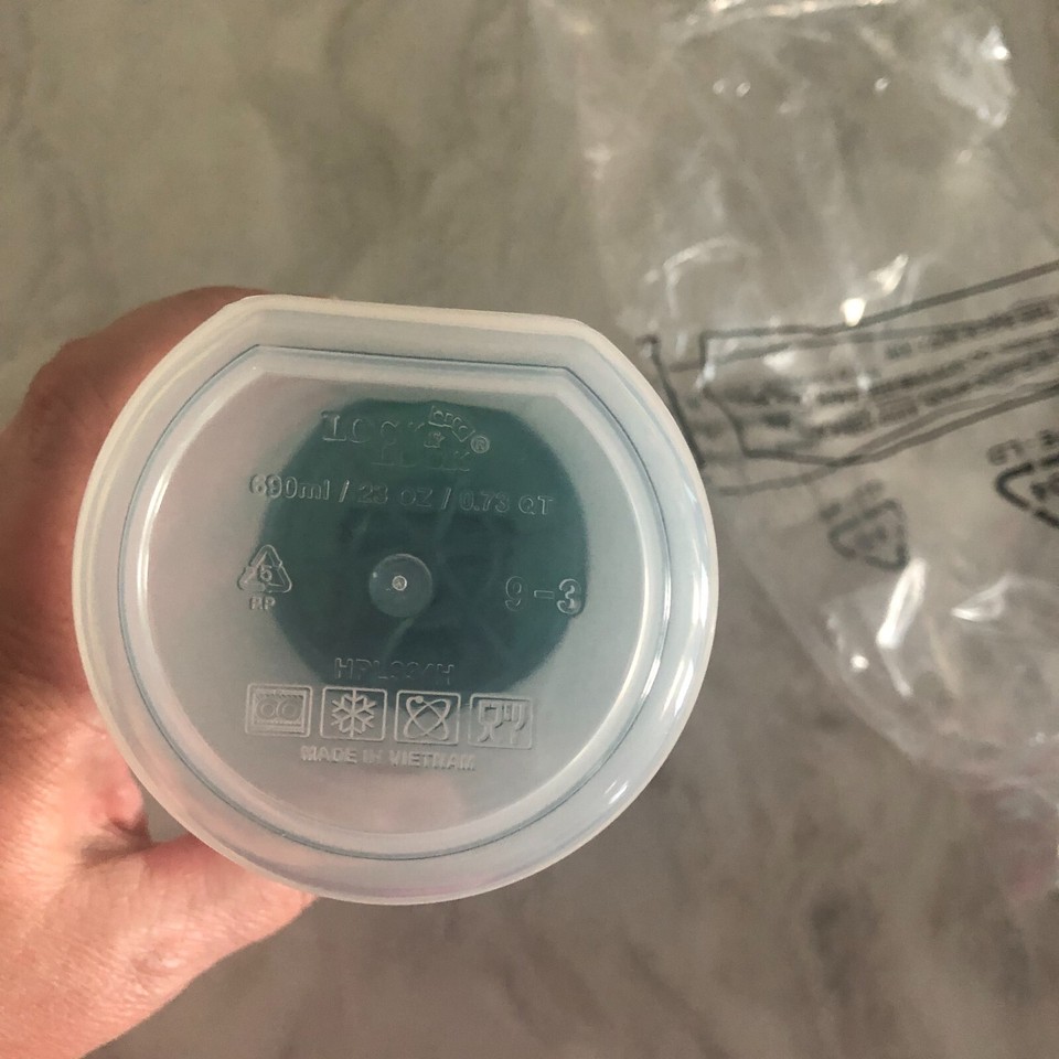 Lock & Lock Protein Shaker Bottle - 23 OZ Clear w/Green Lid - READ ...