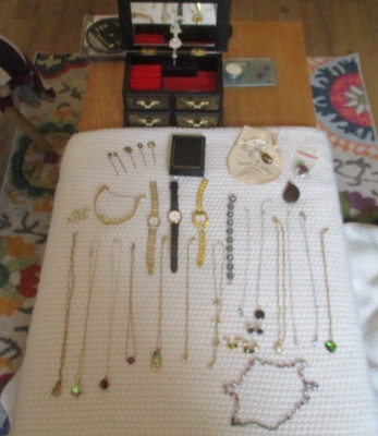 Collection of Costume/Fine Jewellery & Watches-Gold, Silver, Amber, Jet ...