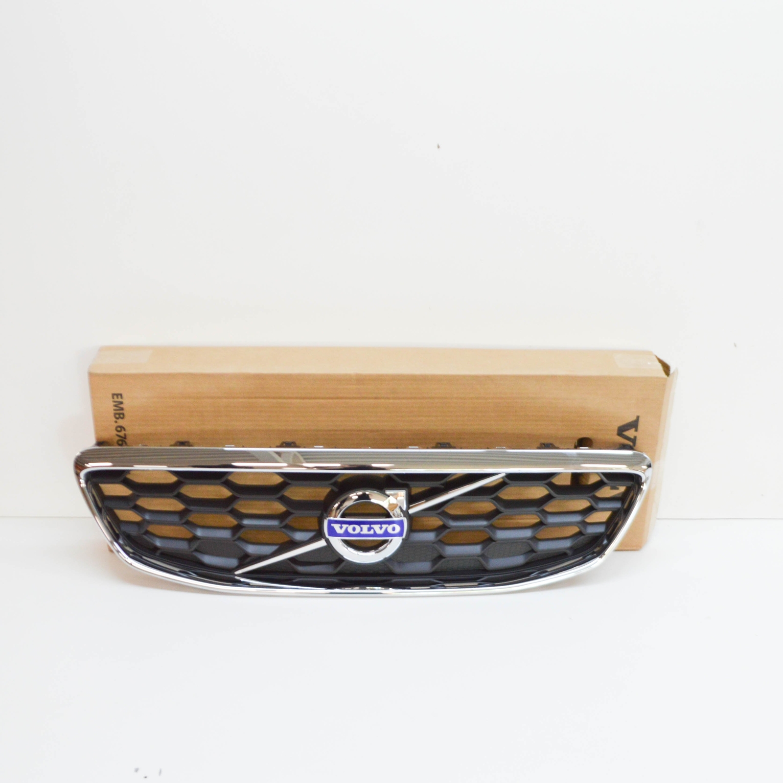 Volvo 31290910 Cross Country Front Grill for sale online | eBay