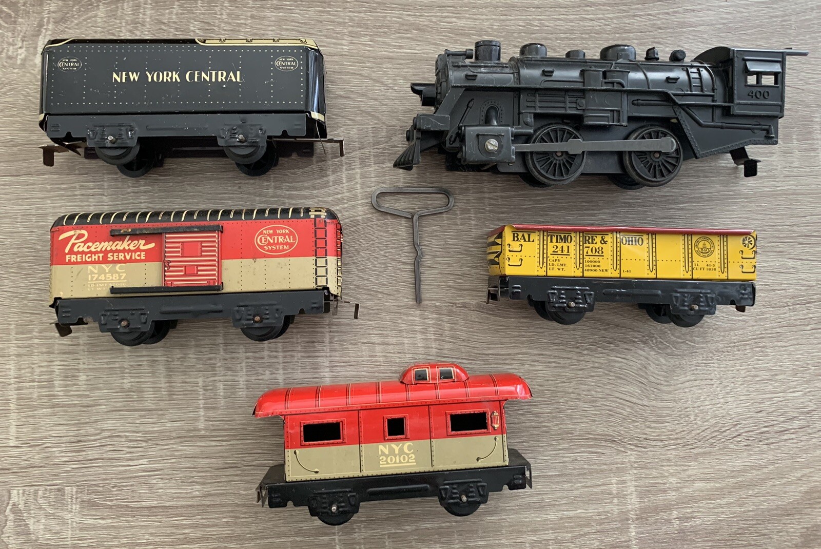 MARX train - HTF 400 Wind Up Locomotive w/ puffer 6 inch Freight Set ...