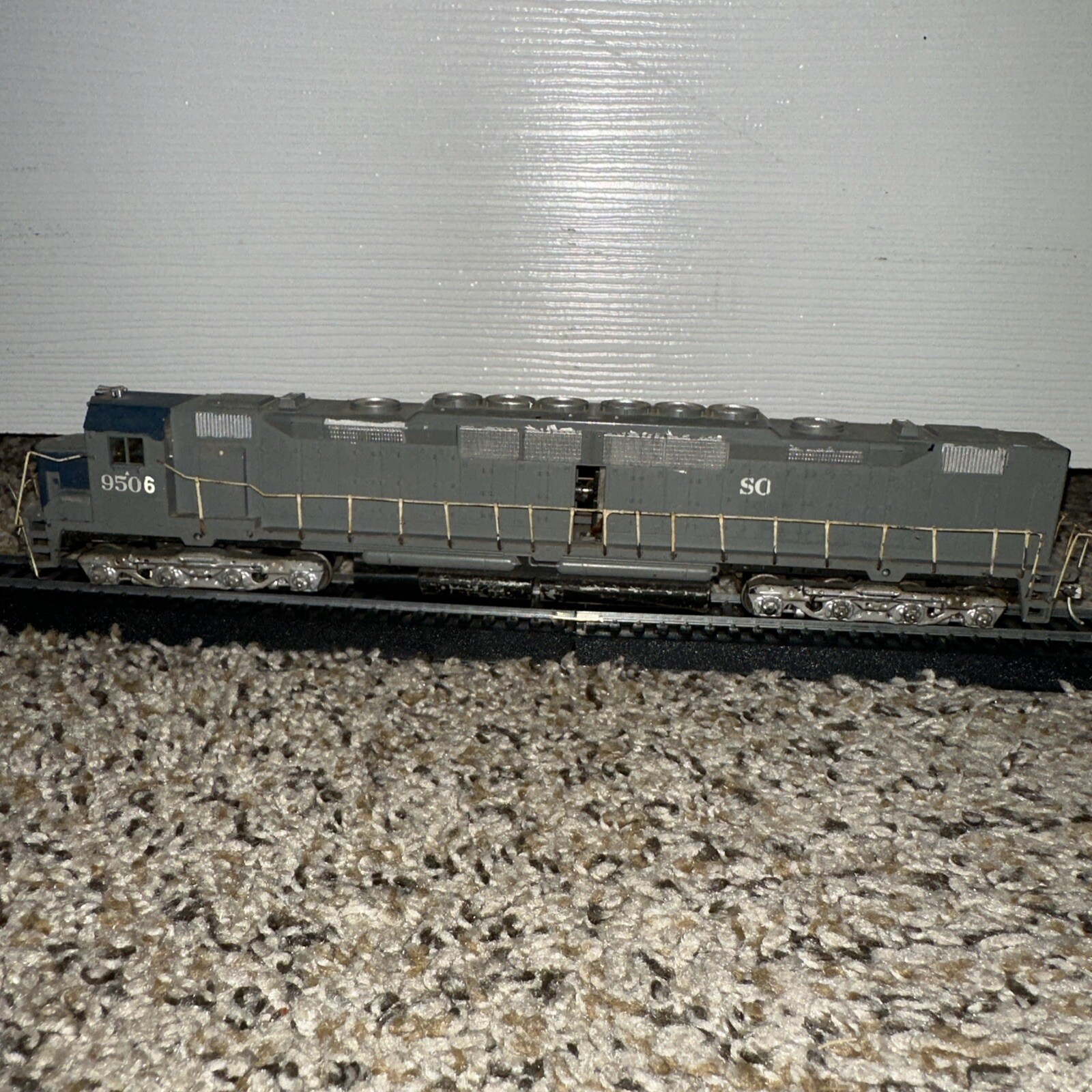 HO Scale Lot Of 2 Locomotive DD40 (1) 9506 Power (1) 9503 Dummy Read ...