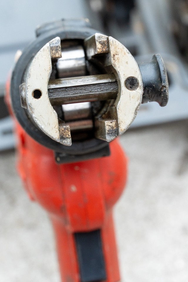 Ridgid RP210 Compact Press Crimp Tool Kit With 4 Jaws Battery Charger ...