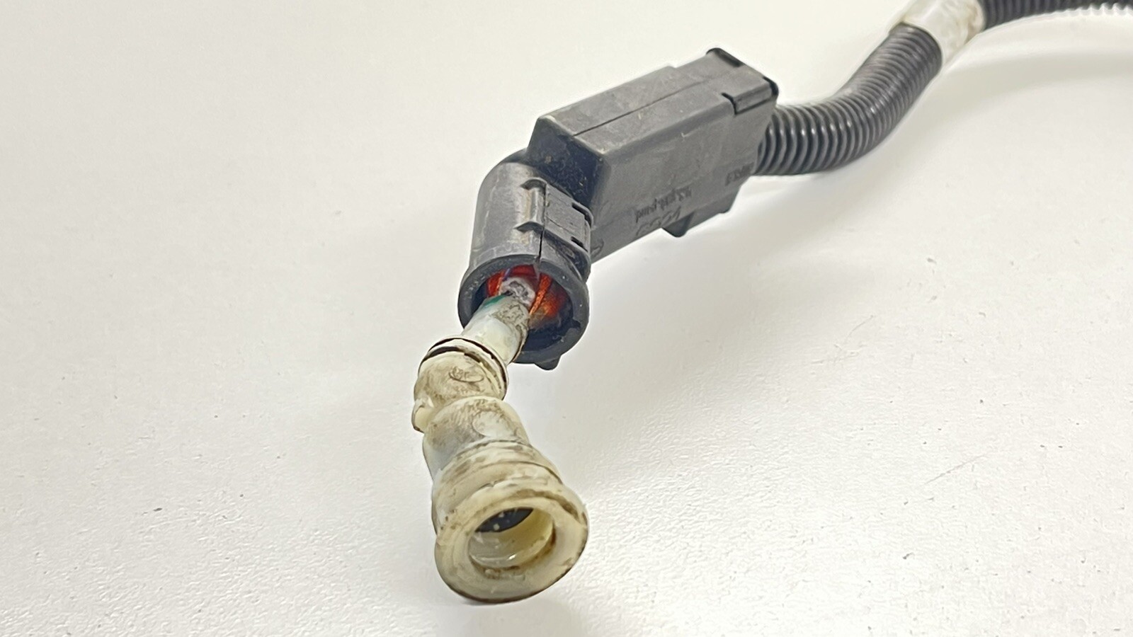 2015 VOLKSWAGEN PASSAT TDI 2.0L DEF FLUID SUPPLY HOSE LINE 561 131 984 ...