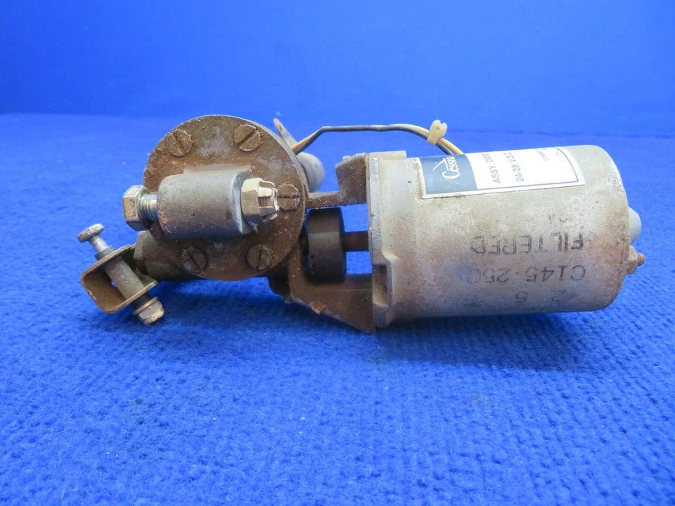 Cessna 210 Flap Actuator w/ Motor 24-28 V P/N C301002-0202 (0922-567 ...